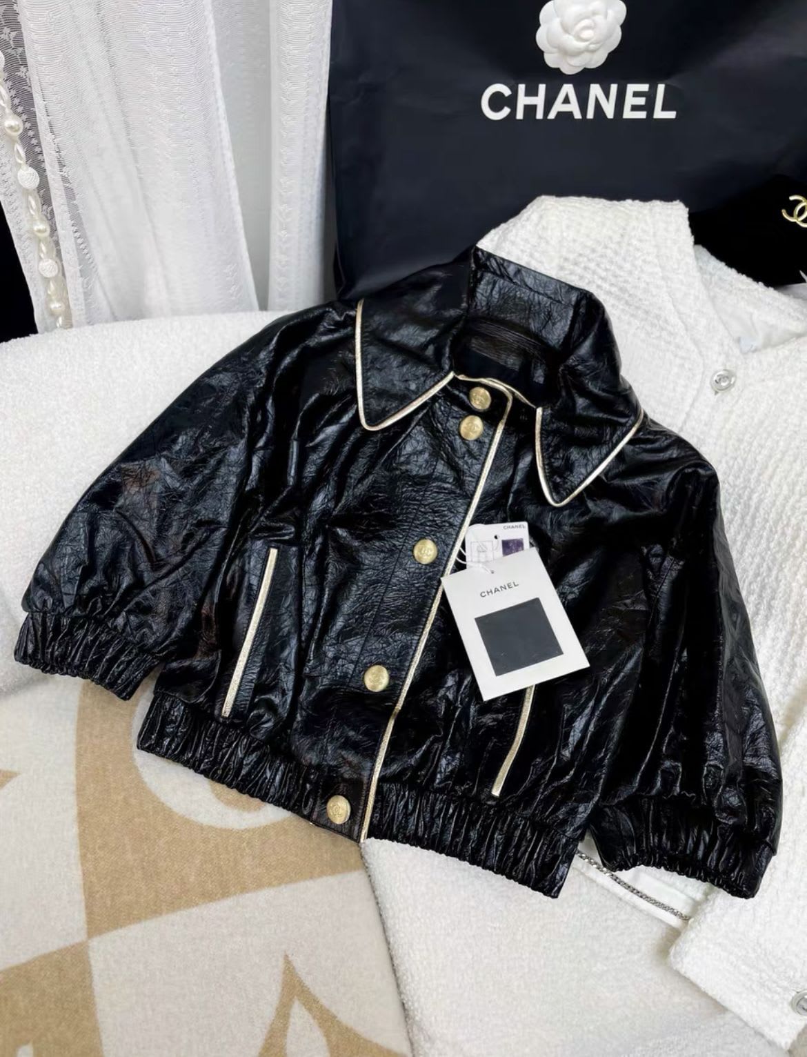 Chanel 22SS black gold two-pocket leather jacket – Wararni.com