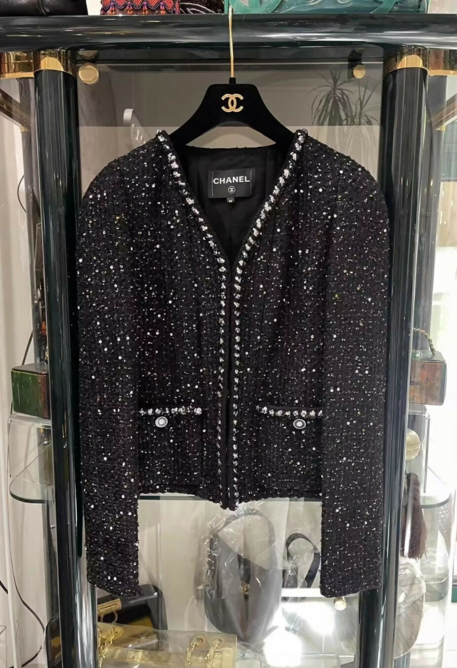 Chanel 22p black & Silver tweed jacket – Wararni.com