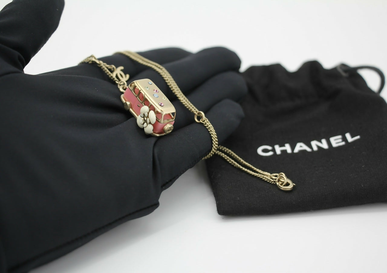 Chanel Vintage 06C Metal Pink Camellia Bus Necklace – Wararni.com