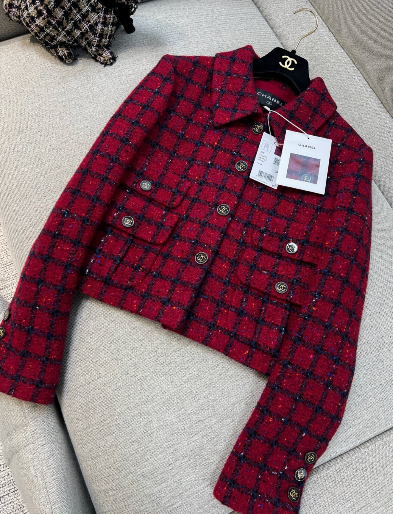 Chanel 22k red tweed jacket – Wararni.com