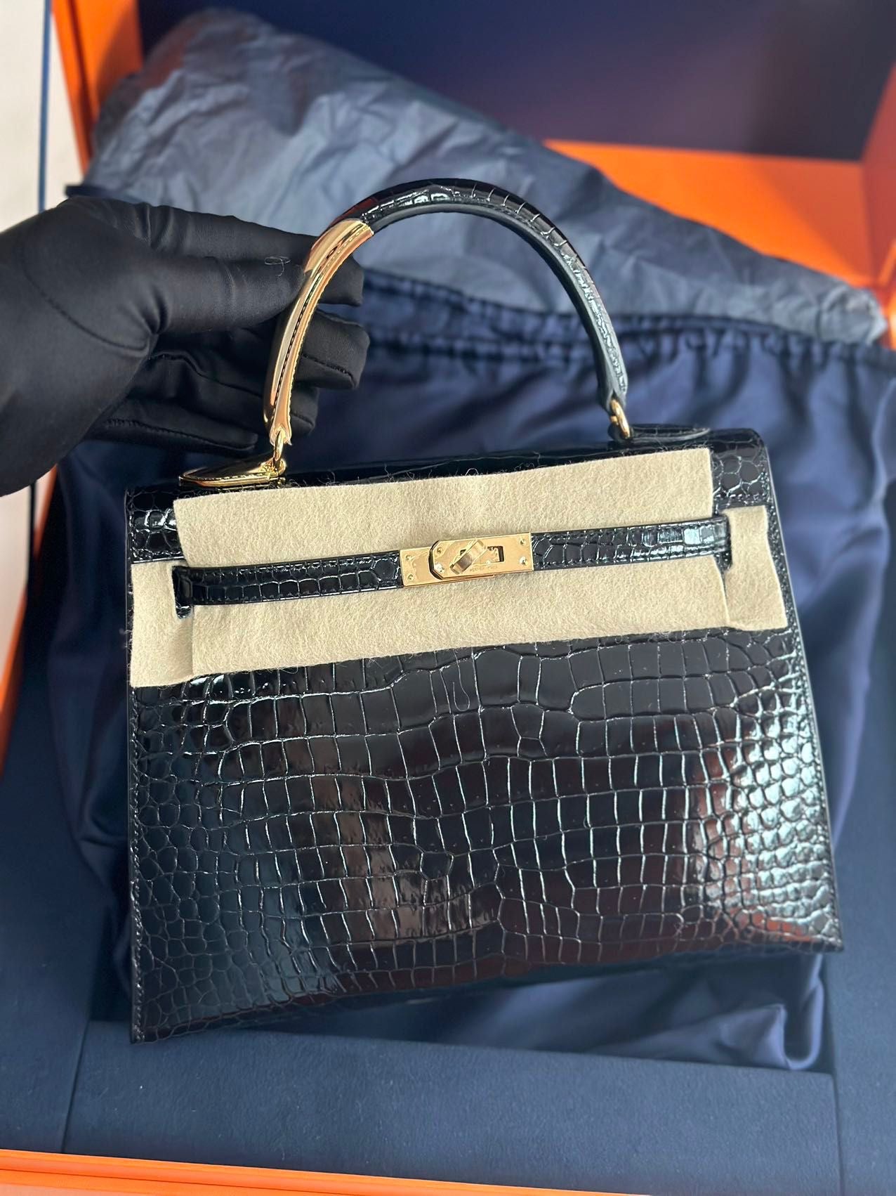 Hermès Kelly Midas 25 Noir Shiny Crocodile Porosus 18k yellow gold har ...