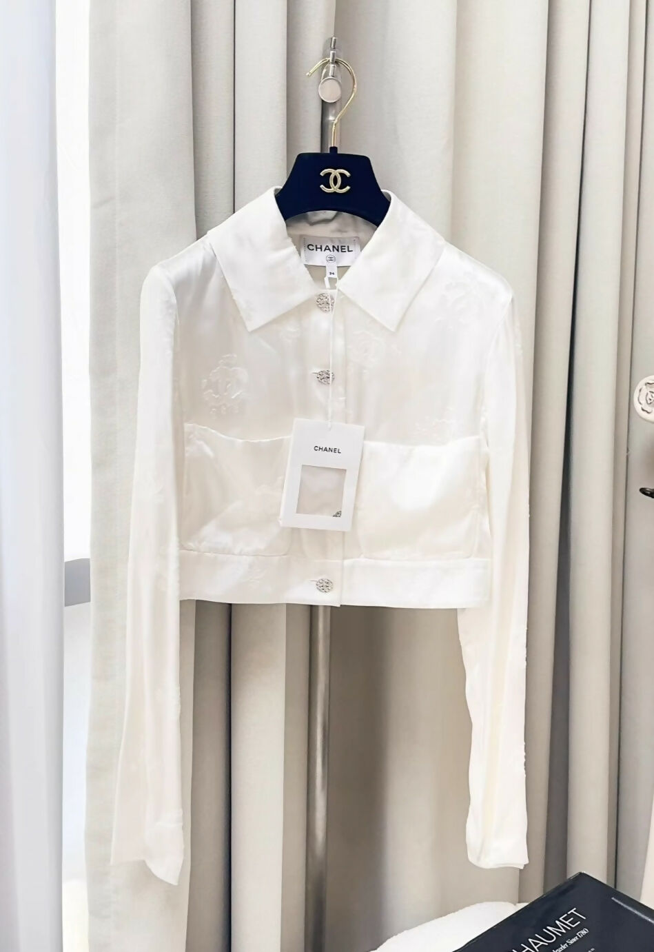 Chanel 22A white ecru silk jacket – Wararni.com