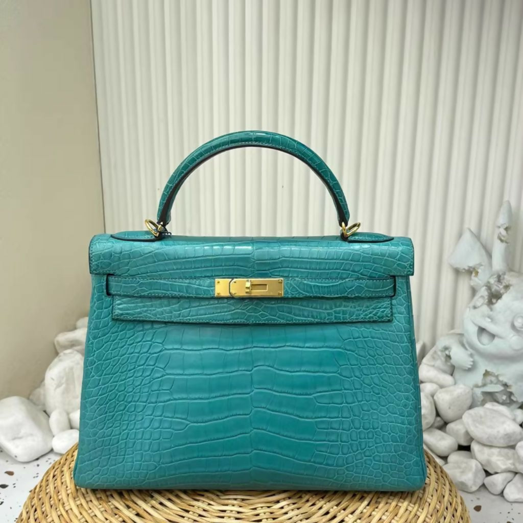 Hermès Kelly 32 Blue Paon 7F Matte Crocodile leather with Gold Hardwar ...